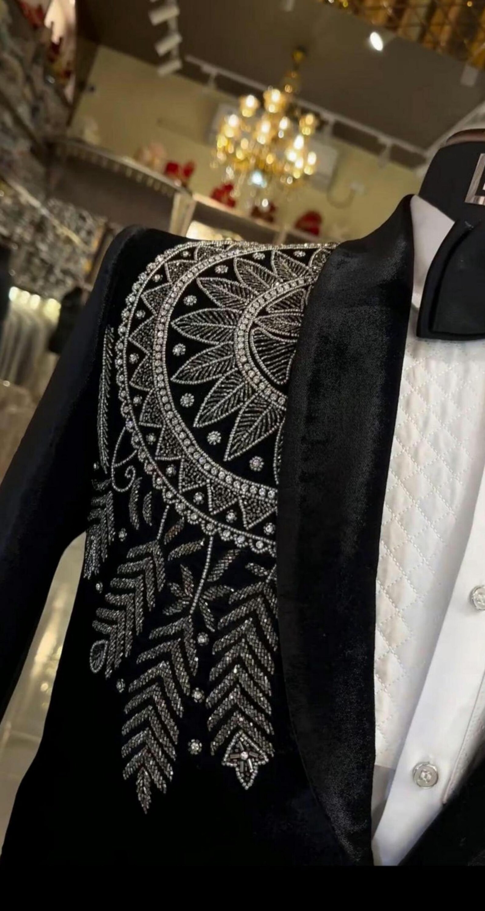 Luxury Velvet Groom Suit Wedding Special 4-piece Handcrafted Attire for ...