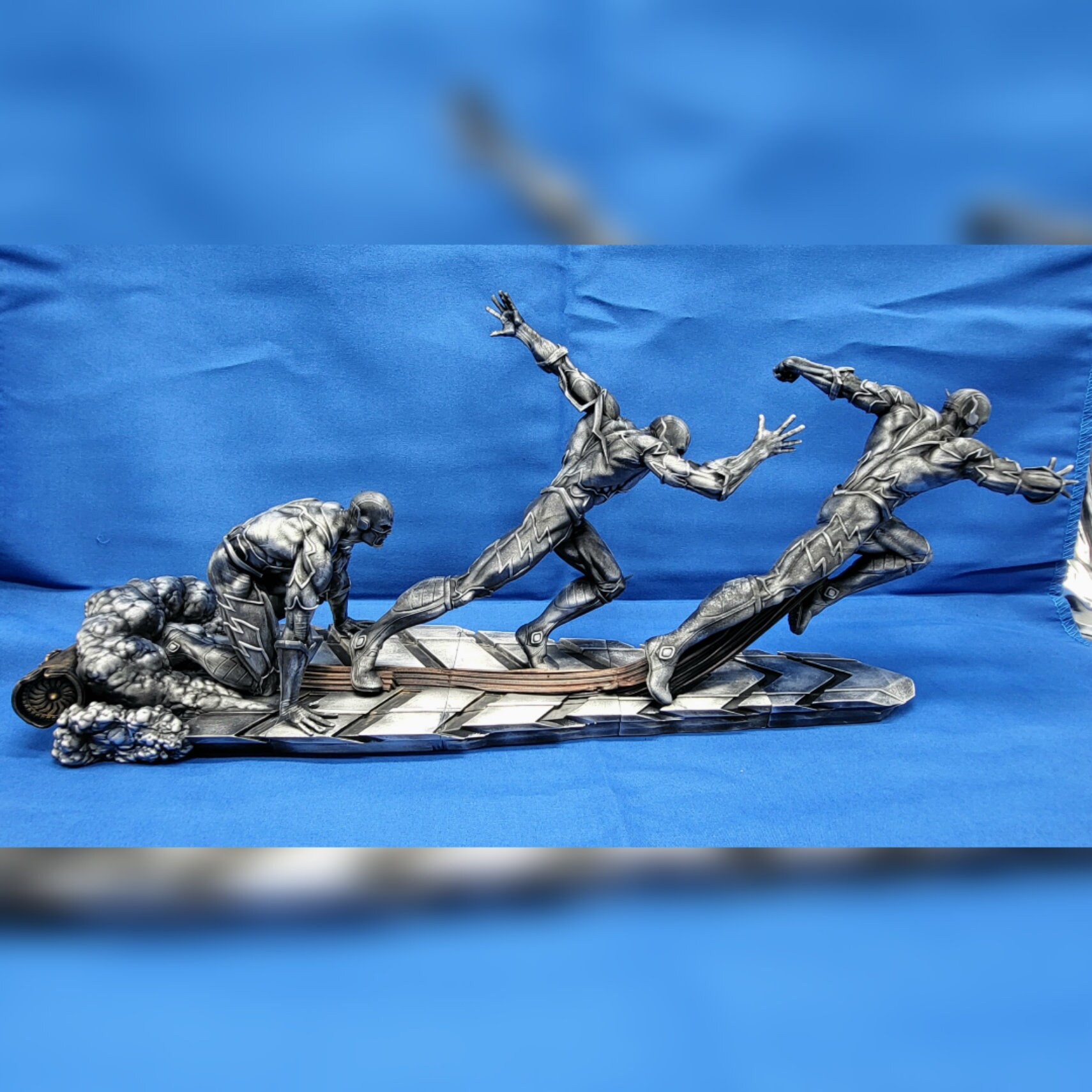 Flash Statue, Diorama - Etsy