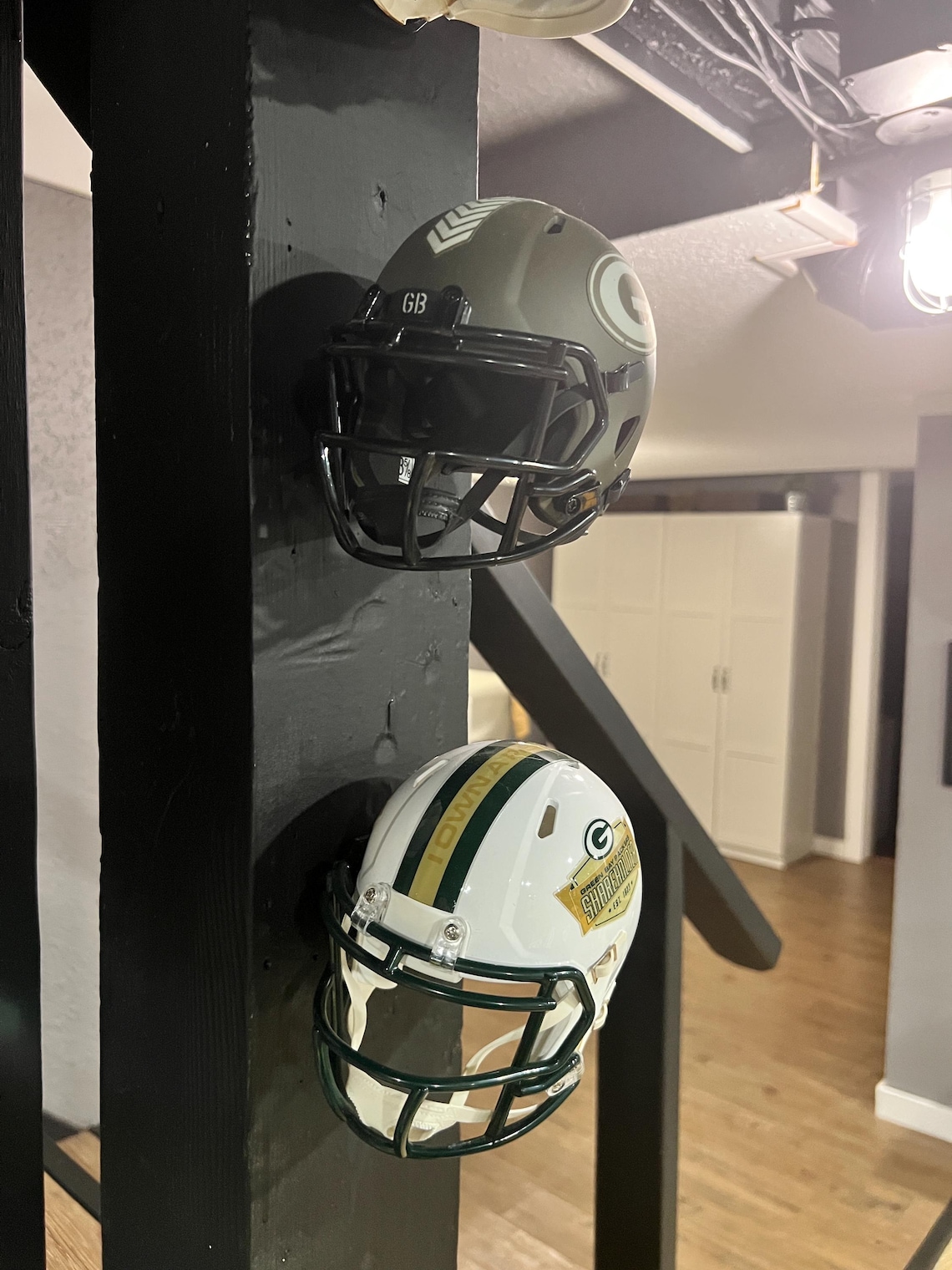 2 Pack Mini Football Helmet Floating Wall Mount **helmets Not Included ...