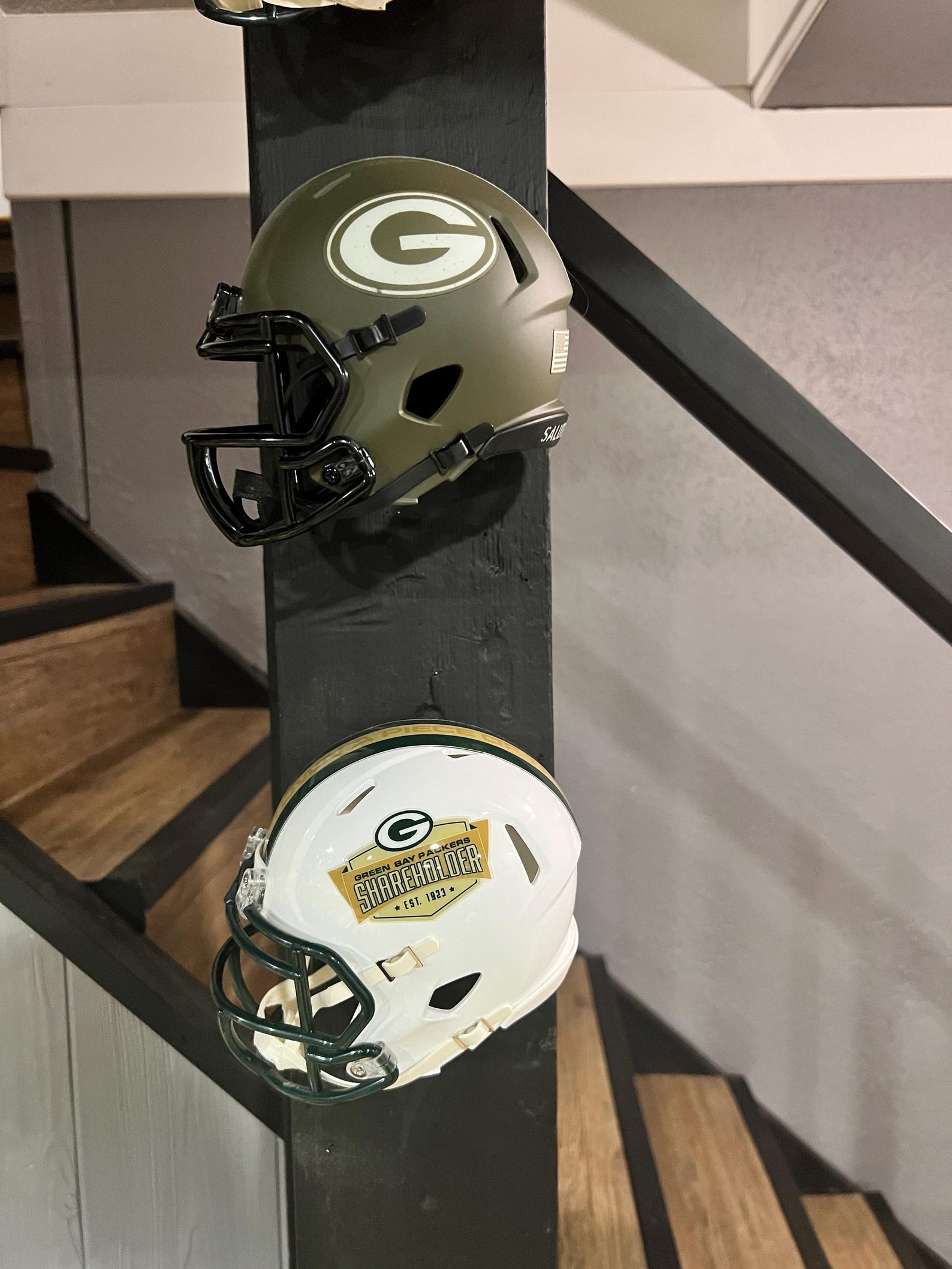 2 Pack Mini Football Helmet Floating Wall Mount **helmets Not Included ...