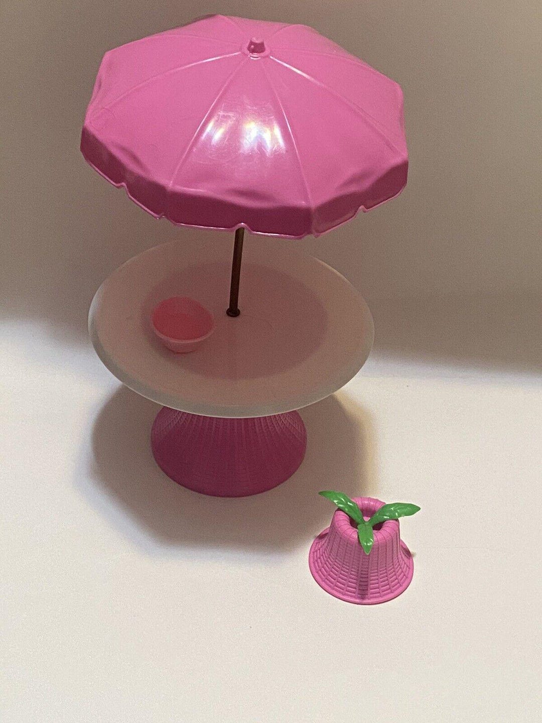 VTG 1992 Arco Barbie Patio Party Umbrella Table Wicker Plant Stand ...