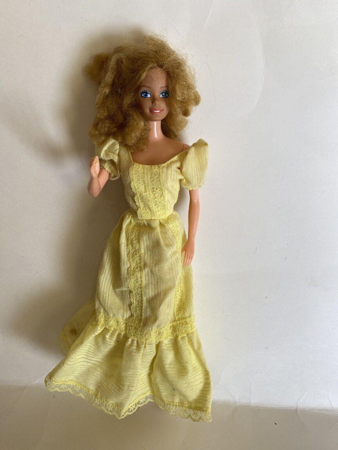 Vintage 1981 Mattel Magic Curl Barbie Doll W/ Original Yellow Dress No ...