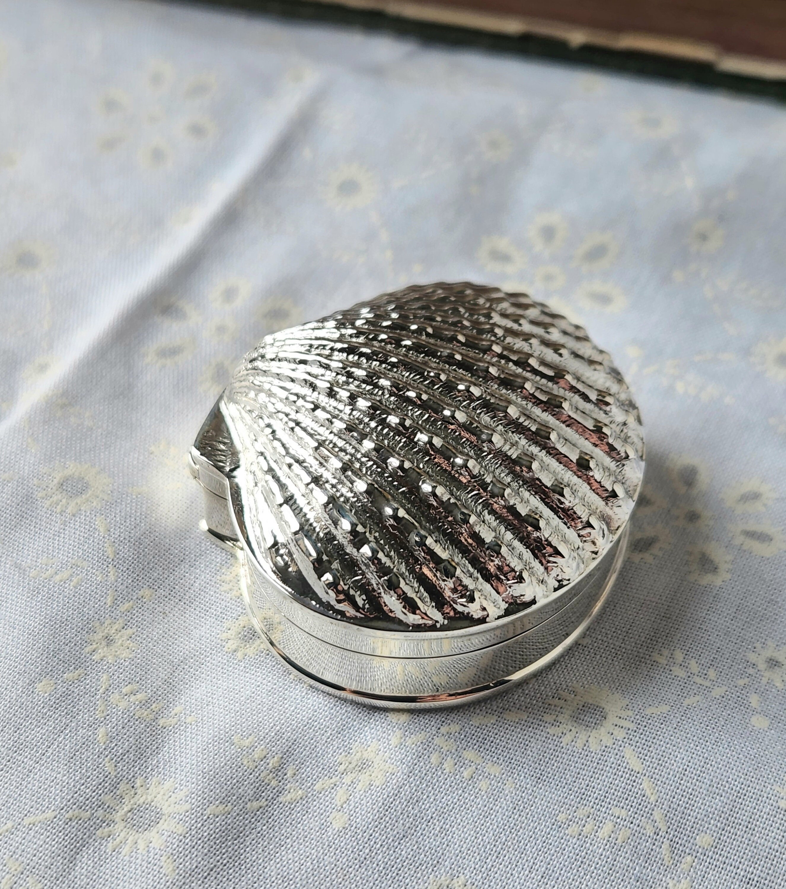 Seashell Pillbox Sterling Silver Large Sea Shell Trinket Box Pill Box ...