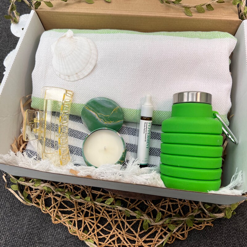 Summer Gift Basket - 60+ Gift Ideas for 2025