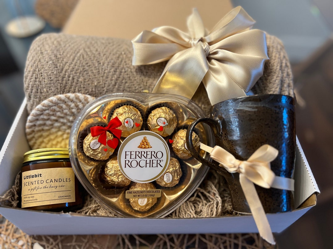 Luxury Hygge Gift Box, Classy Gift Basket With a Blanket, Spring Gift ...