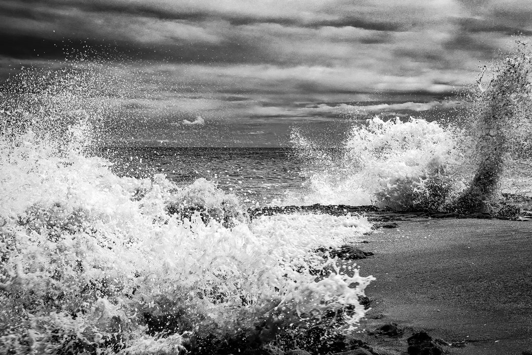 Black and White Crashing Waves Photography Wall Art, Sea Beach Wall Art ...