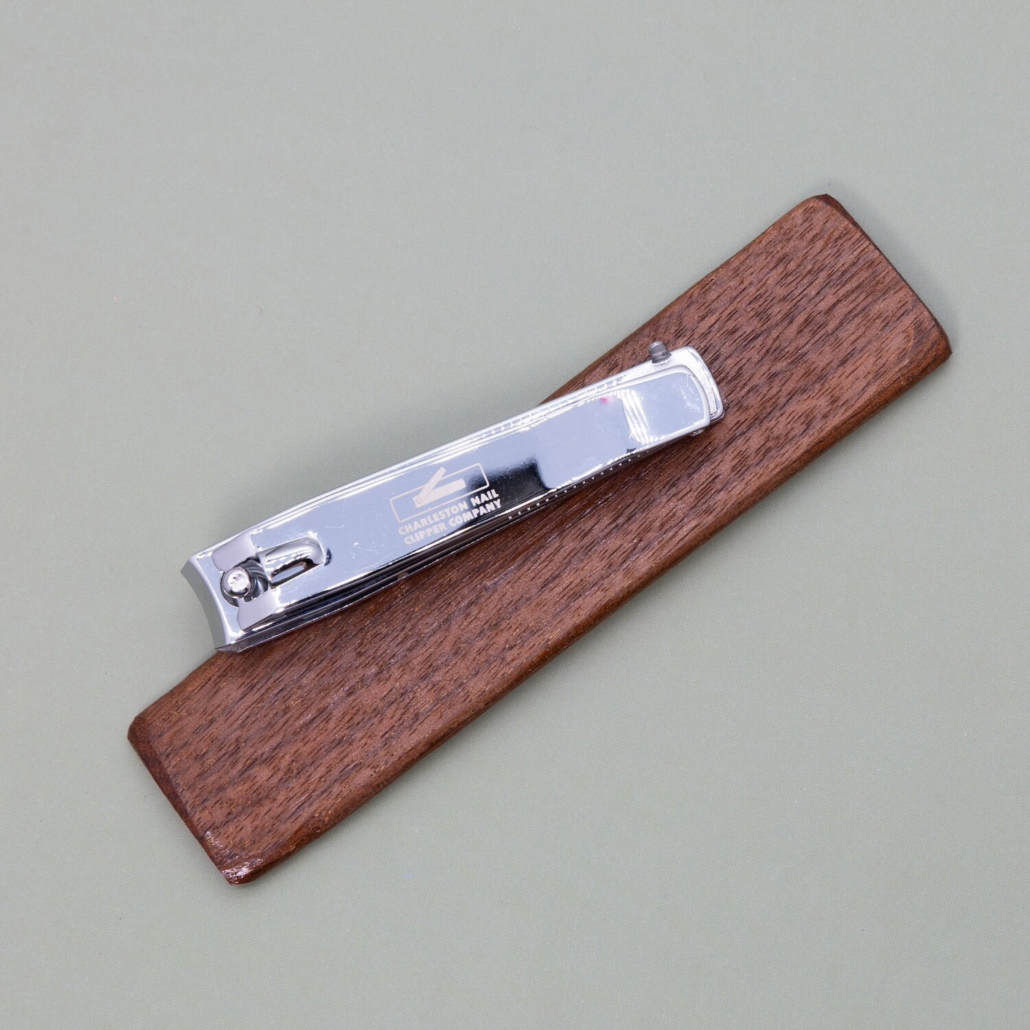 Ergonomic One-handed Nail Clippers (mahogany Wood) | 360 Degree Pivot ...