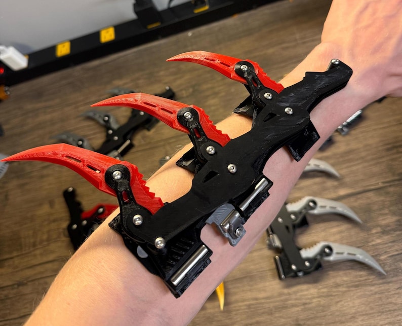 Functional Arm Blade Mechanism for Armored Suit Cosplays - Etsy