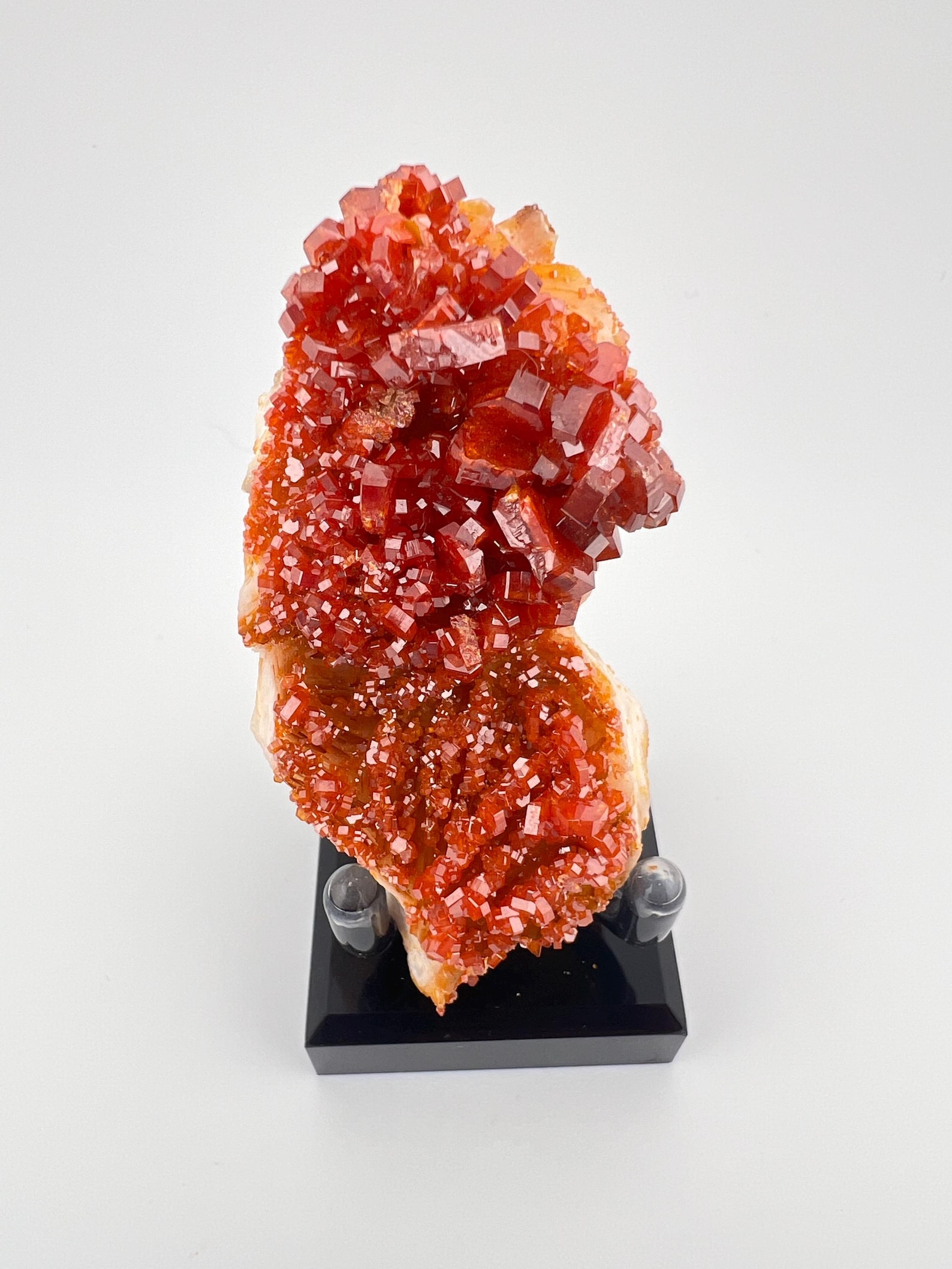 Vanadinite With Barite Specimen (midelt, Morocco) – 69g, Vibrant and ...