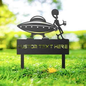 Alien & UFO Spaceship Yard Stake, Custom Metal Alien Garden Yard Art ...