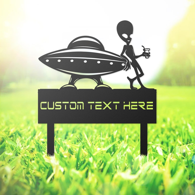Alien & UFO Spaceship Yard Stake, Custom Metal Alien Garden Yard Art ...