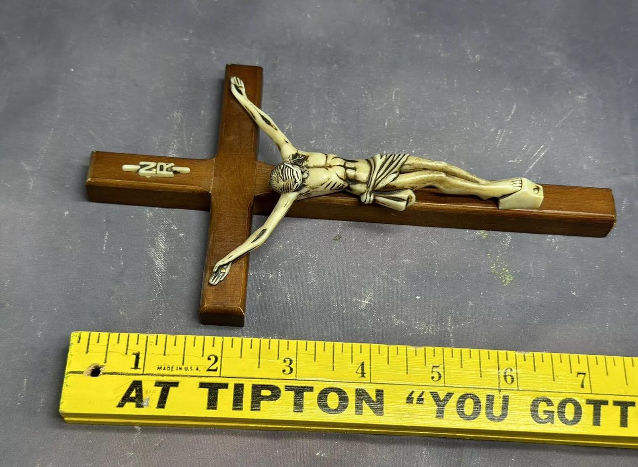 Vintage INRI Resin Jesus Christ Wood Crucifix Wooden Cross Wall Hanging ...