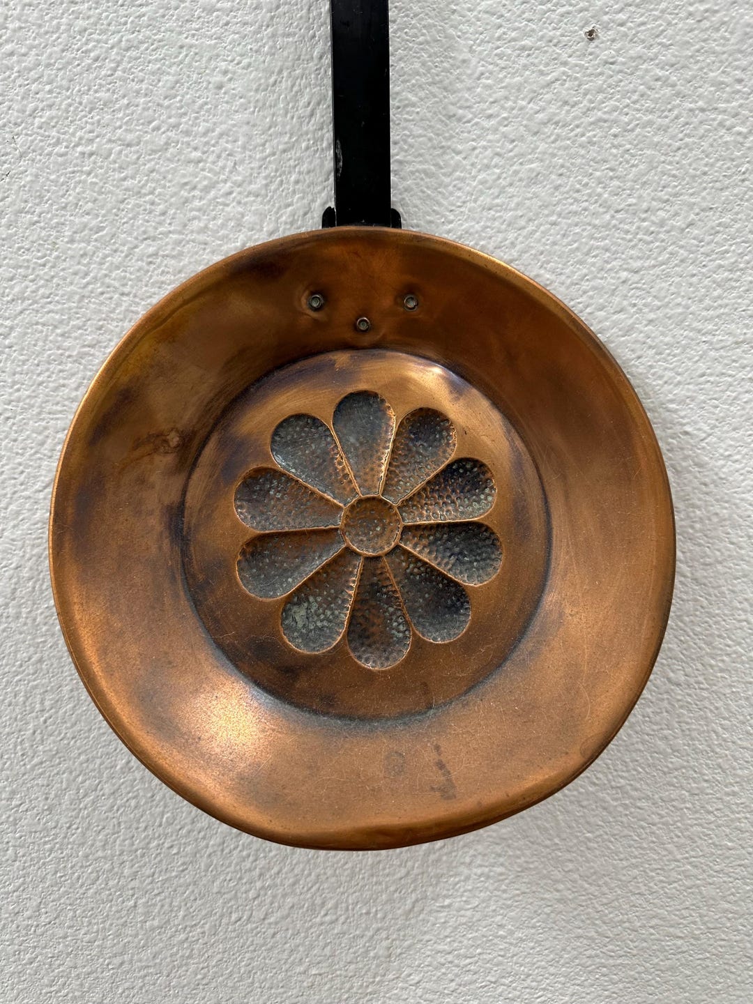 Vintage Copper Hearth Pan: Flower Ladle With Cast Iron Handle - Etsy