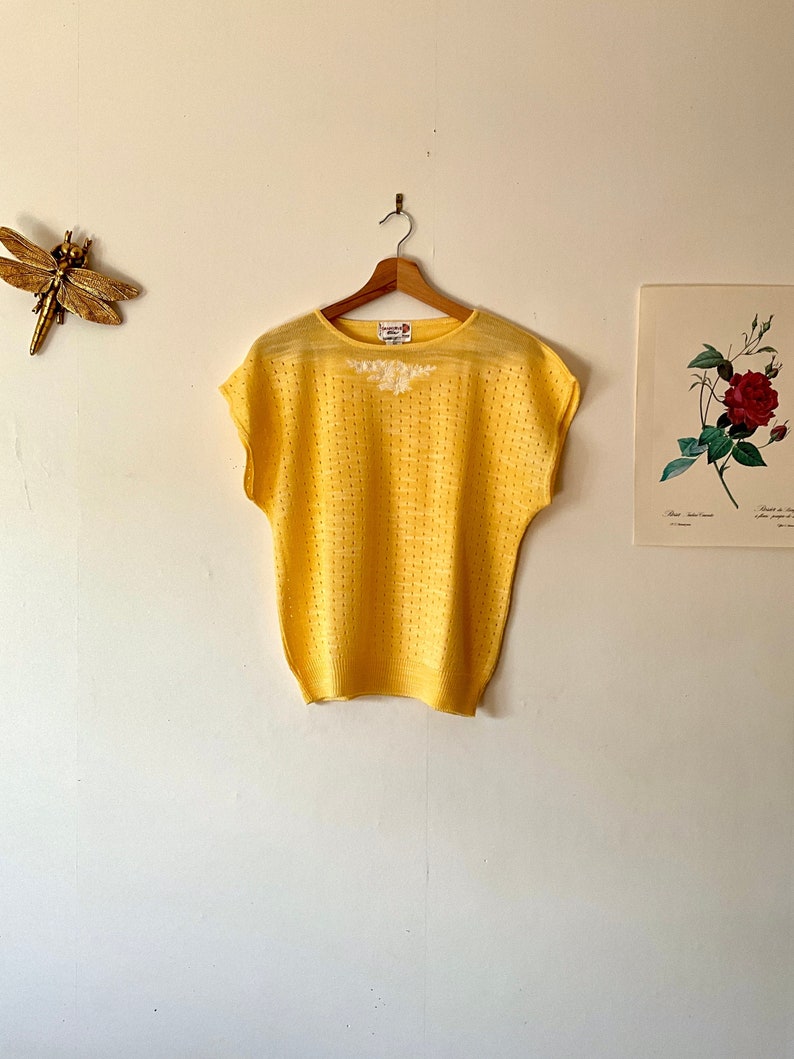Vintage Pastel Yellow Top in Fine Openwork and Embroidered Knit Size 42 ...