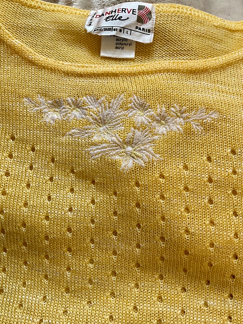 Vintage Pastel Yellow Top in Fine Openwork and Embroidered Knit Size 42 ...