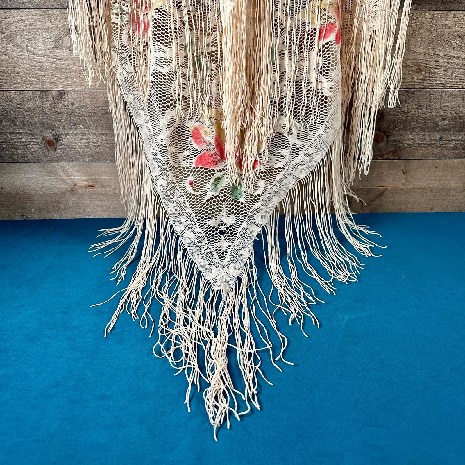 Vintage 70s Floral Knit Triangle Fringe Shawl - Etsy