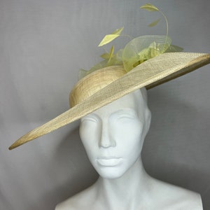 Large Primrose Yellow Wide Brimmed Hat With Shallow Crown, Yellow Roses ...