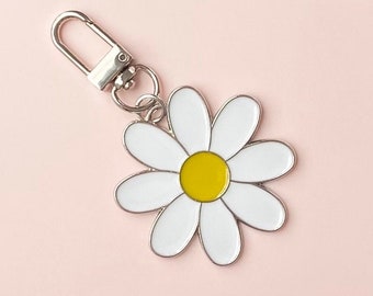 Mini Macrame Daisy Flower Keychain - Etsy