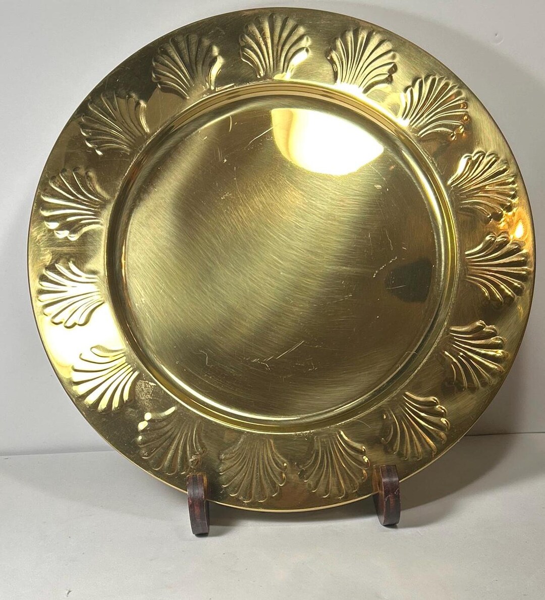 Vintage 1960’s Lacquered Brass Chargers Set of 4 Seashell Design 12 ...