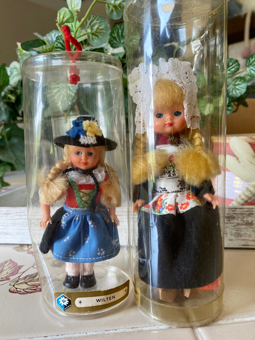 2 IN ORIGINAL PACKAGING Collectible Vintage Folk Dolls From Volendam ...