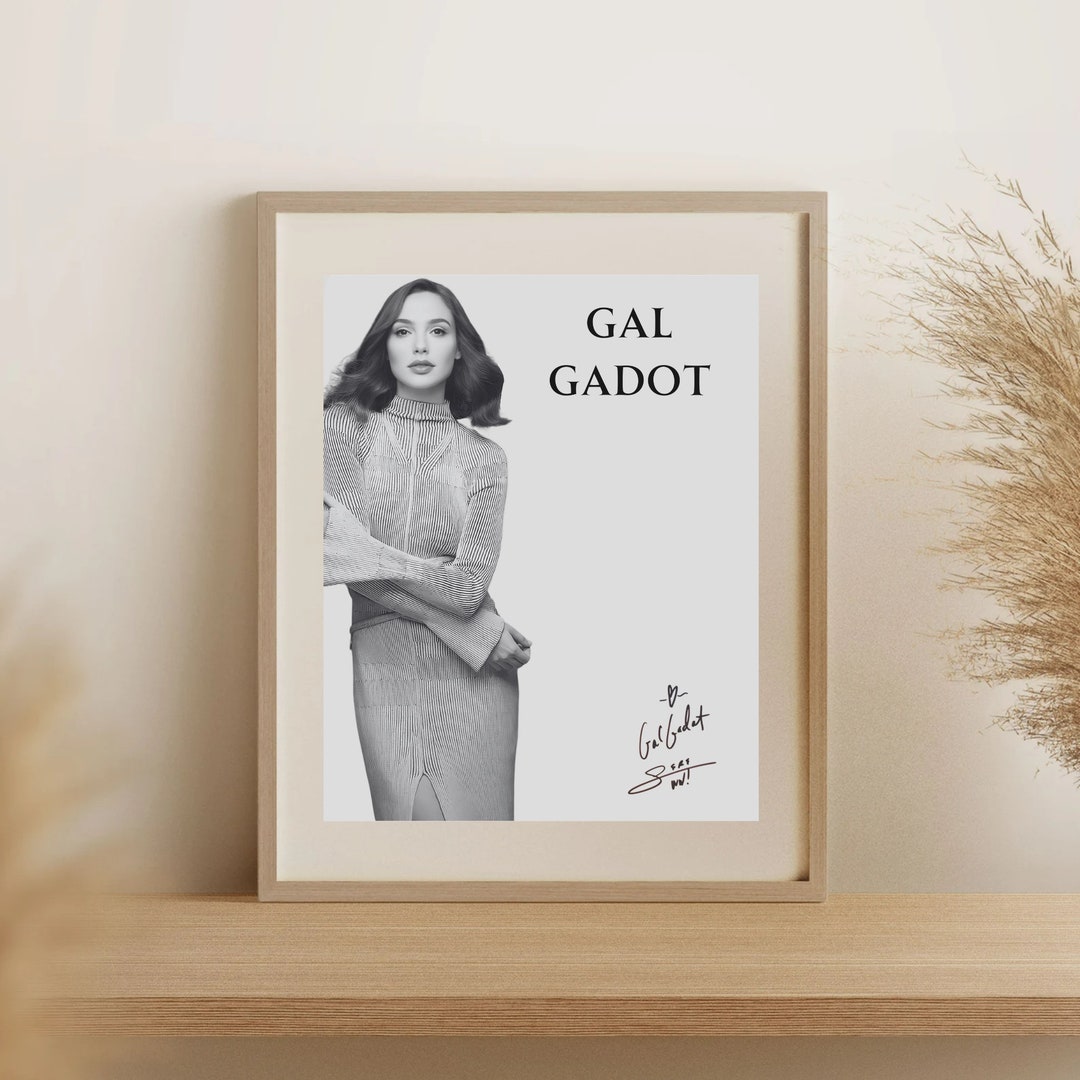Gal Gadot Poster With Printed Autograph-digital Product - Etsy