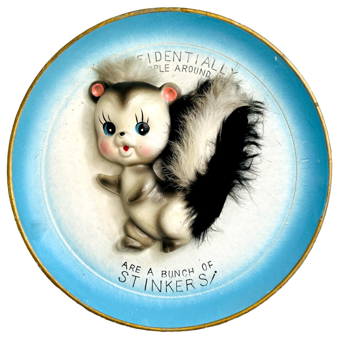 Vintage 1950s 3D Paper Mache Wall Hanging of a Chalkware Skunk With a ...