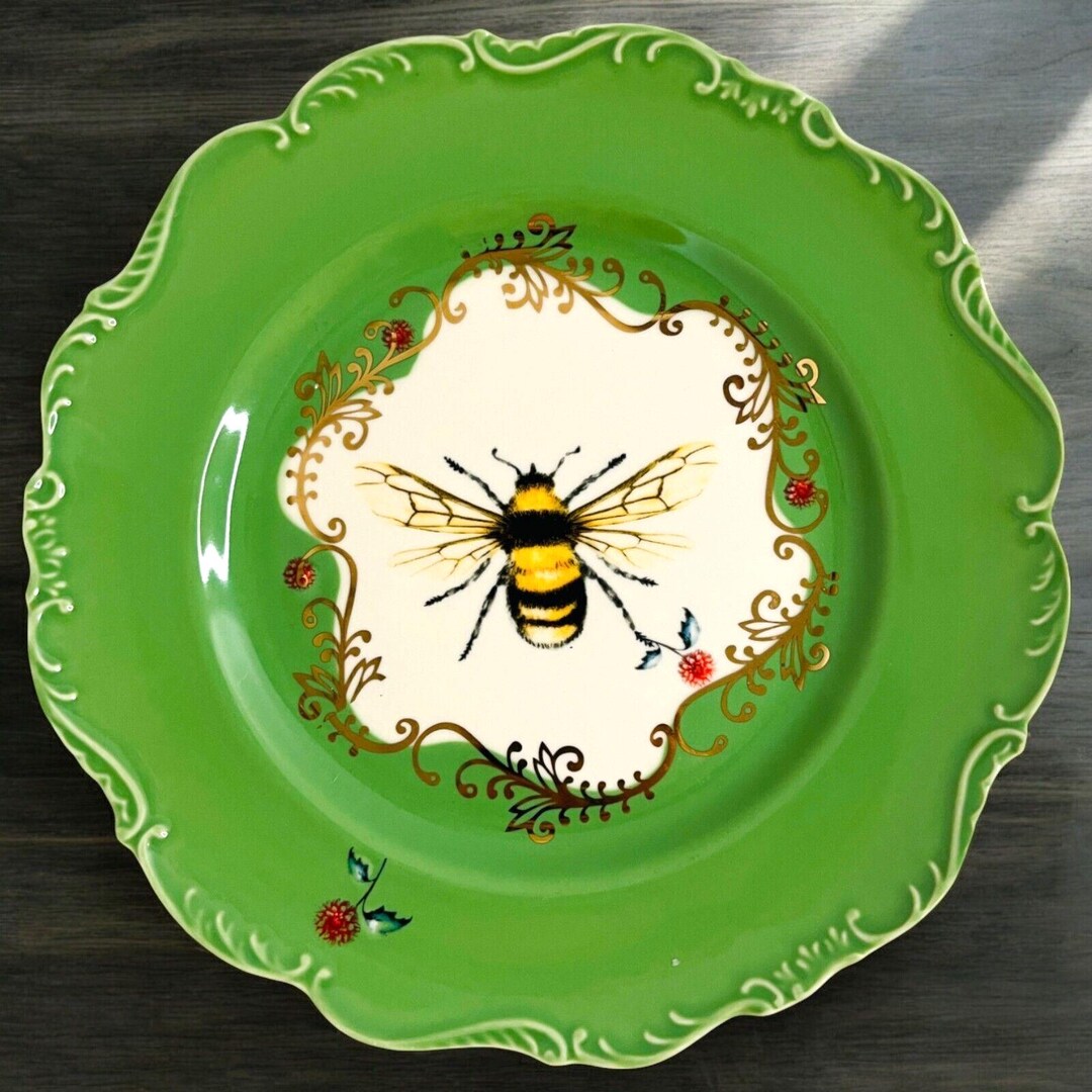 Anthropologie Lou Rota Nature Table Bumble Bee Dessert Plate | Salad ...