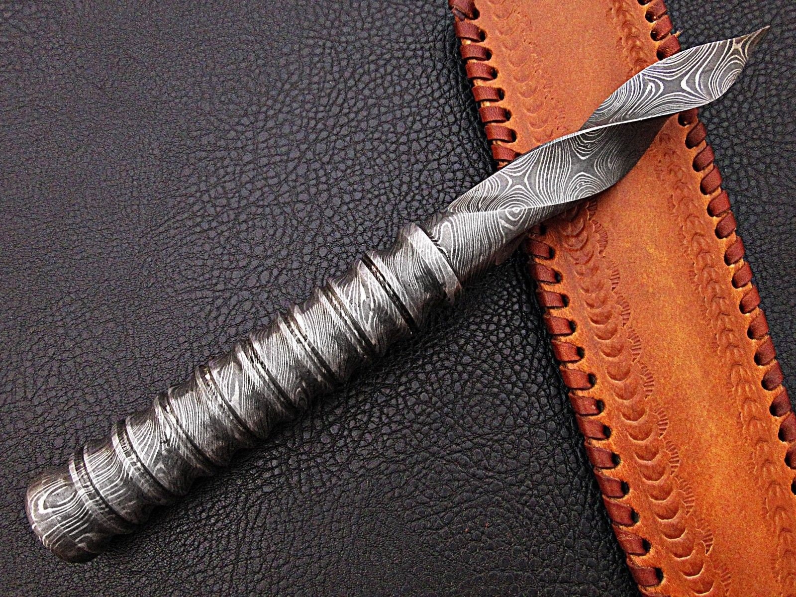 Handmade Cyclone Tri-edge Dagger Twisted Blade Damascus Blade D2 Tool ...