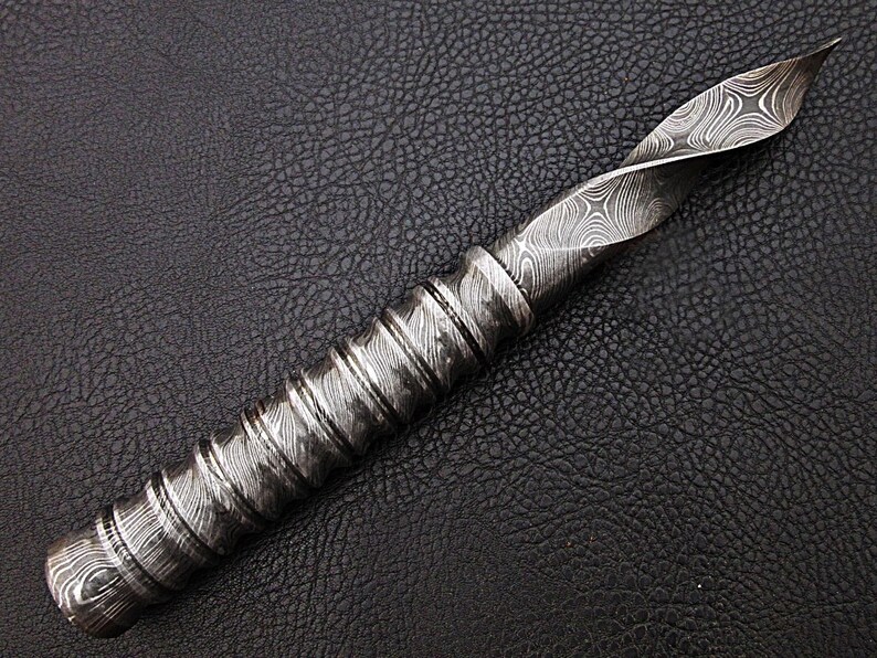 Handmade Cyclone Tri-edge Dagger Twisted Blade Damascus Blade D2 Tool ...