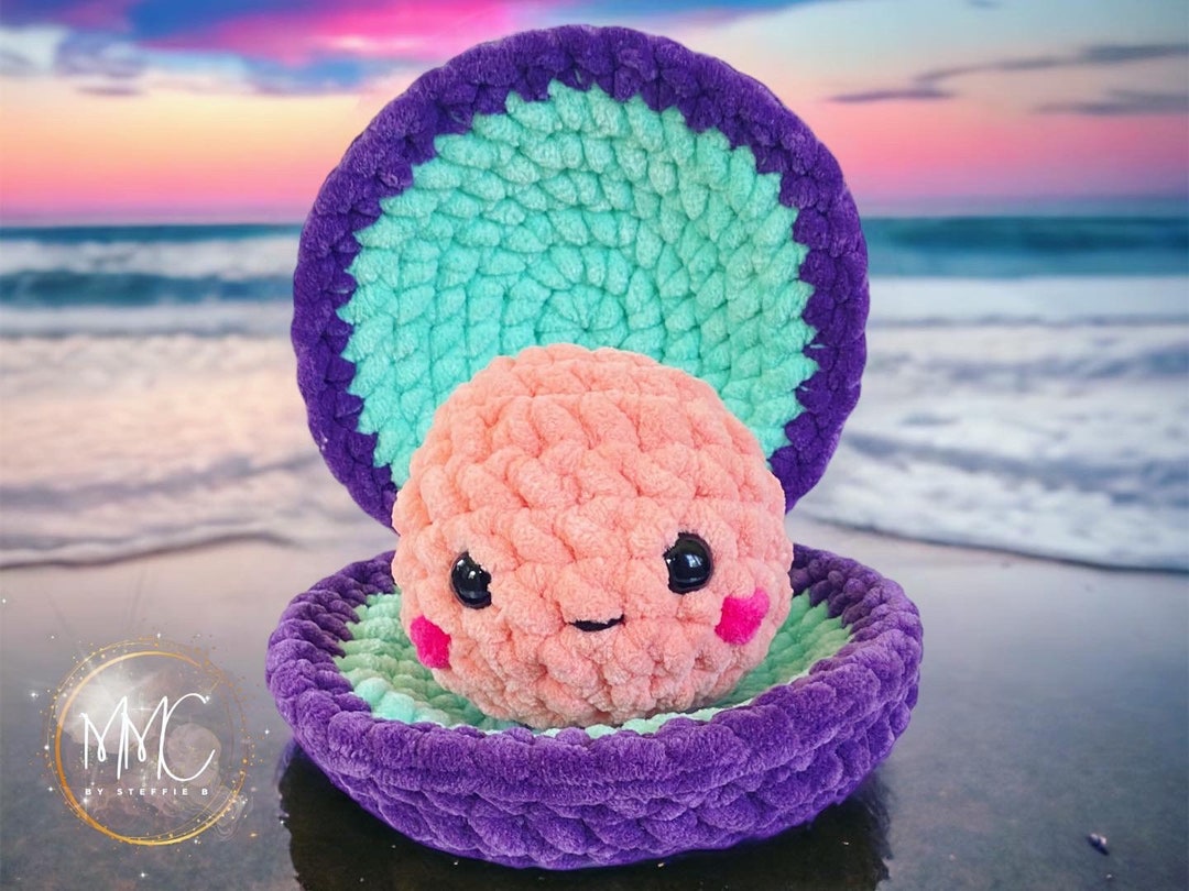 Chloe the Amigurumi Plushie Clam - Etsy