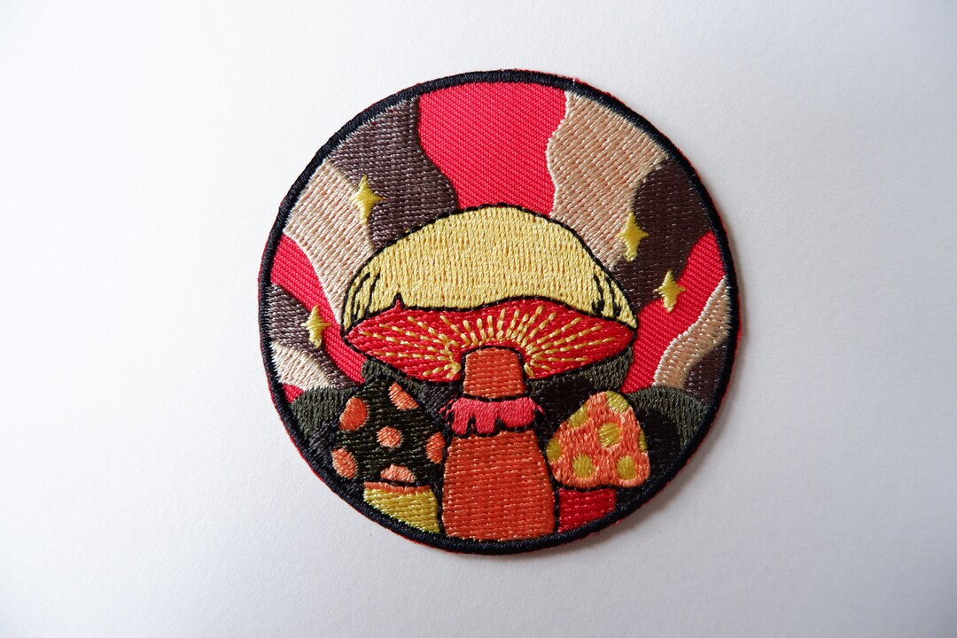 Retro Mushroom Patch Embroidered Cute Hippie 1970s Iron-on Badge for Festivals Gift for Teen ...