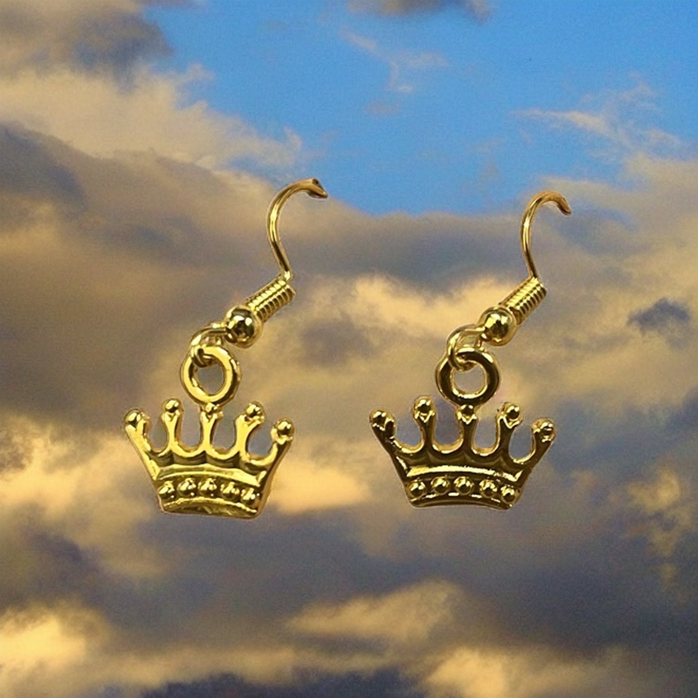 Disney Sleeping Beauty Aurora Crown Dangle Earrings - Etsy