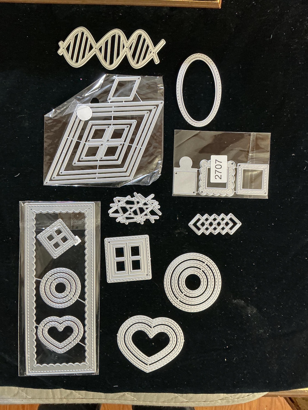 1 Set of 32 Different Dies Including Geometric Shapes. Dies Are in a ...