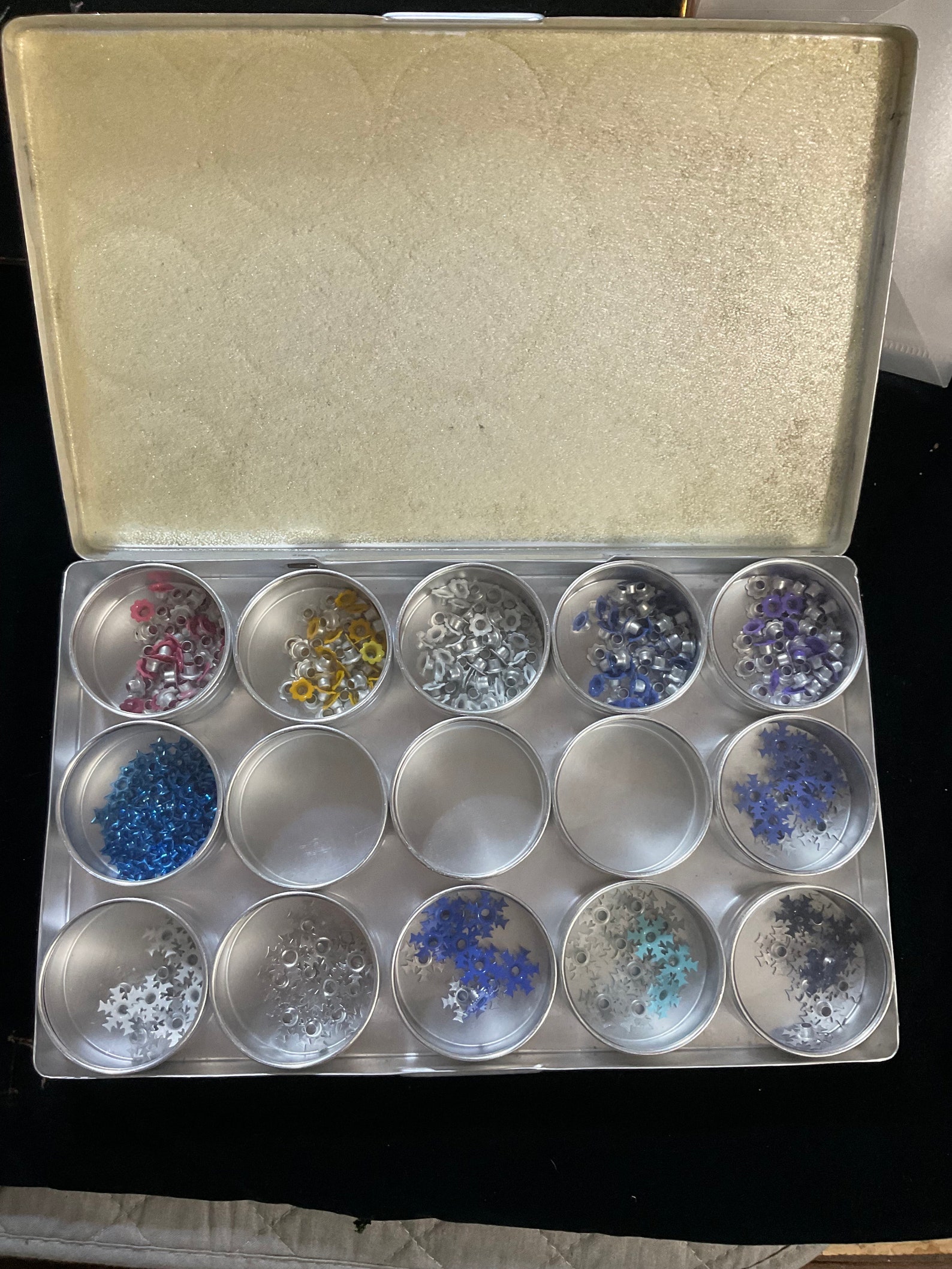 Aluminum Storage Box With 15 Tins With Glass Lids. Includes 12 Tins ...