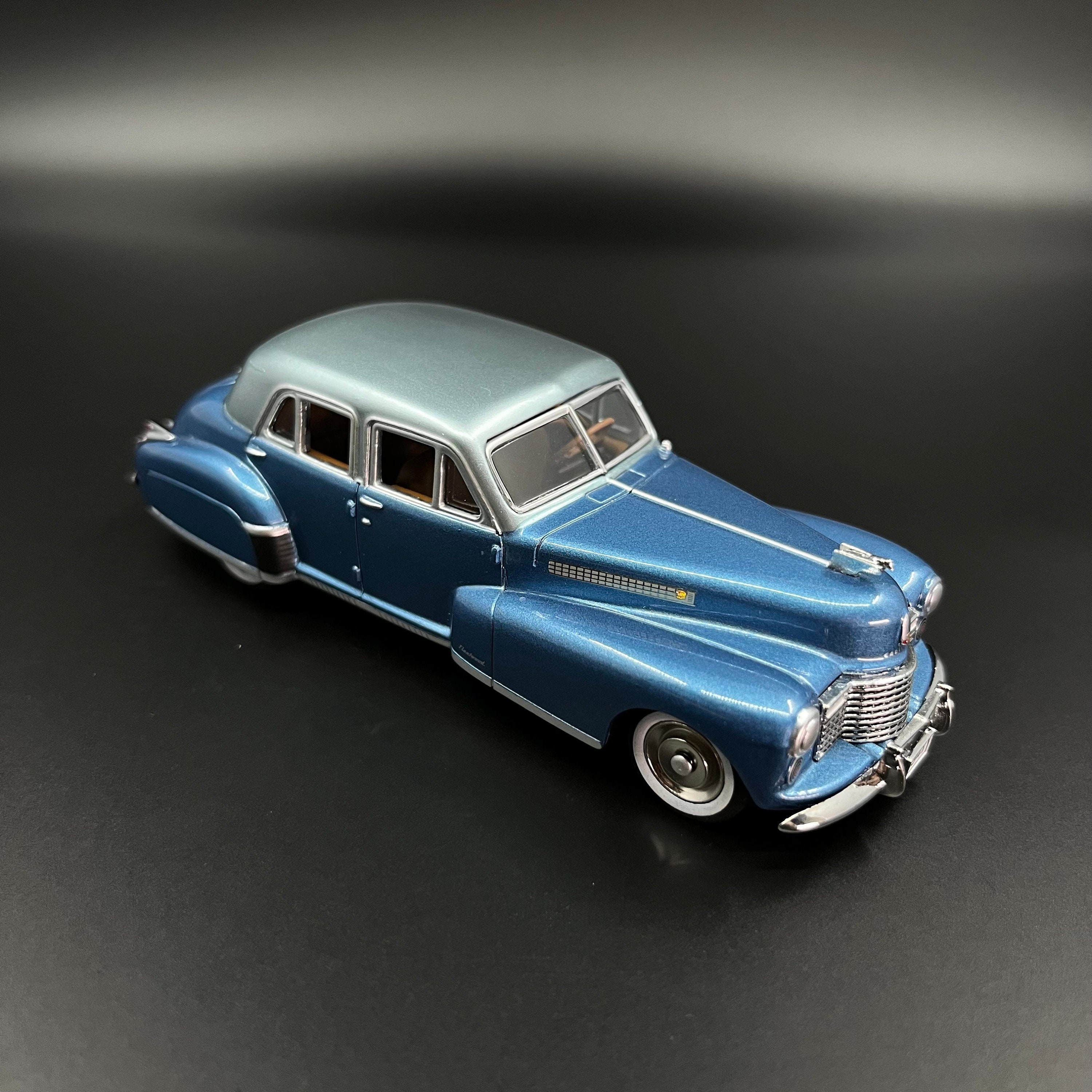 1941 Cadillac Fleetwood Series Sixty Special Alloy Diecast Car Model 1: ...
