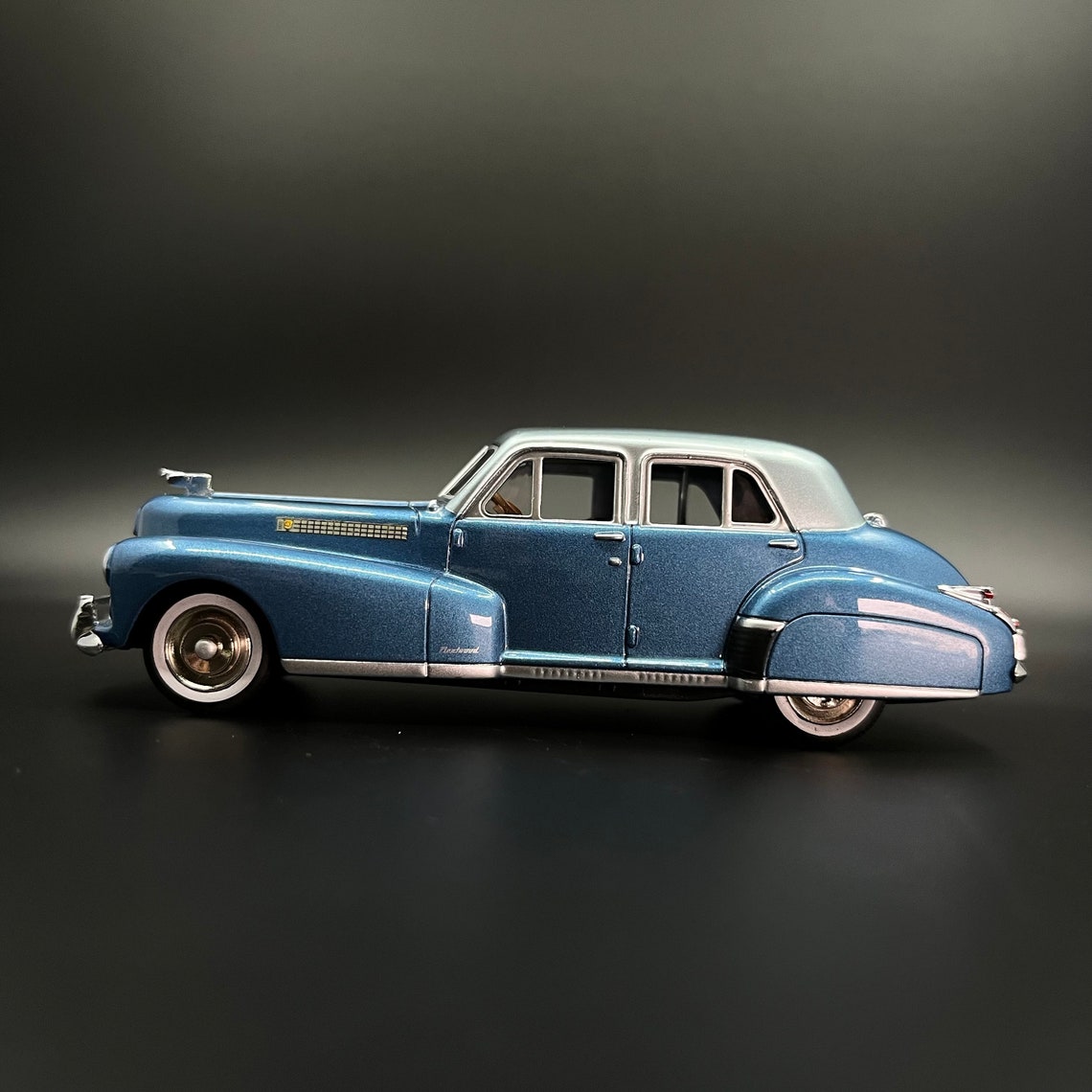 1941 Cadillac Fleetwood Series Sixty Special Alloy Diecast Car Model 1: ...