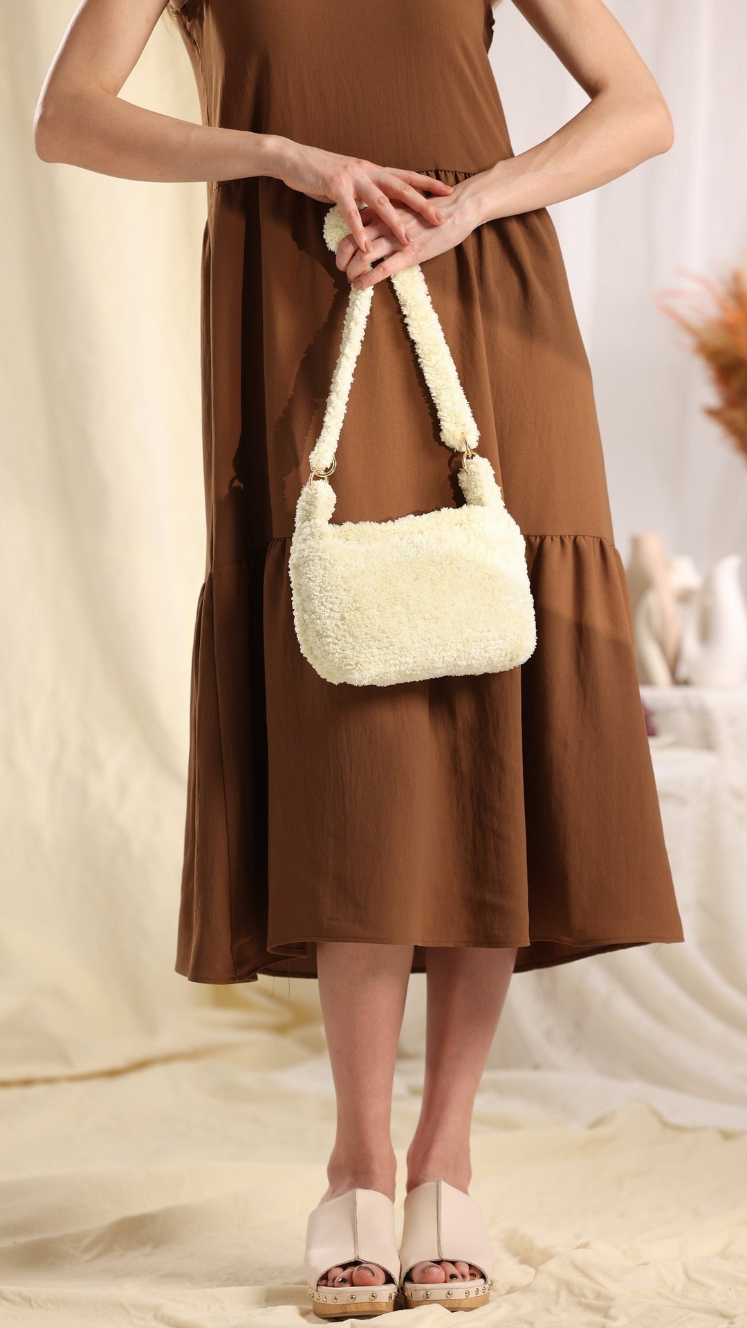Trendy Plush Shoulder Bag, White Fuzzy Fleece Bag, Cute Knit Fluffy ...