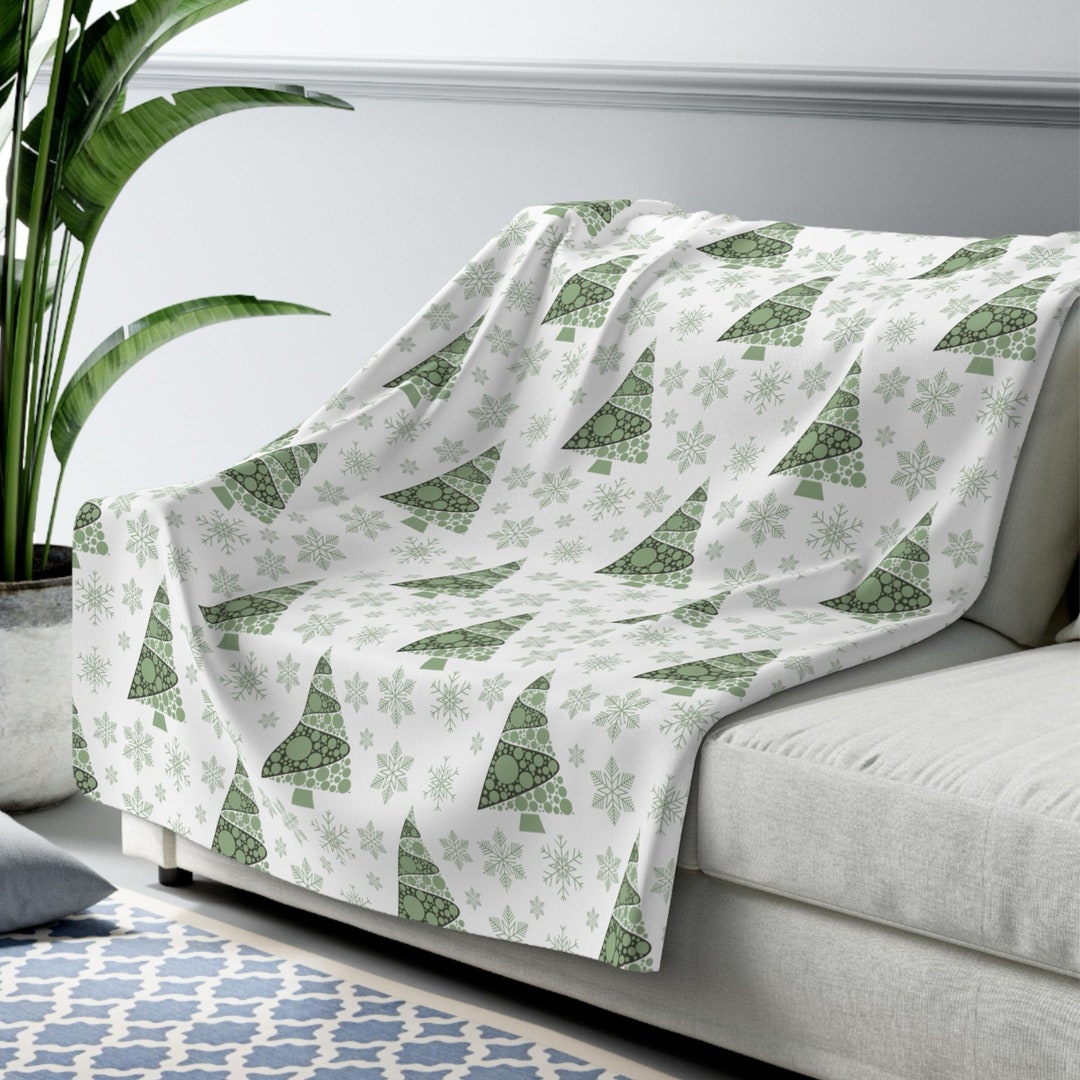 Christmas Tree Blanket, White and Green Snowflake and Christmas Tree ...