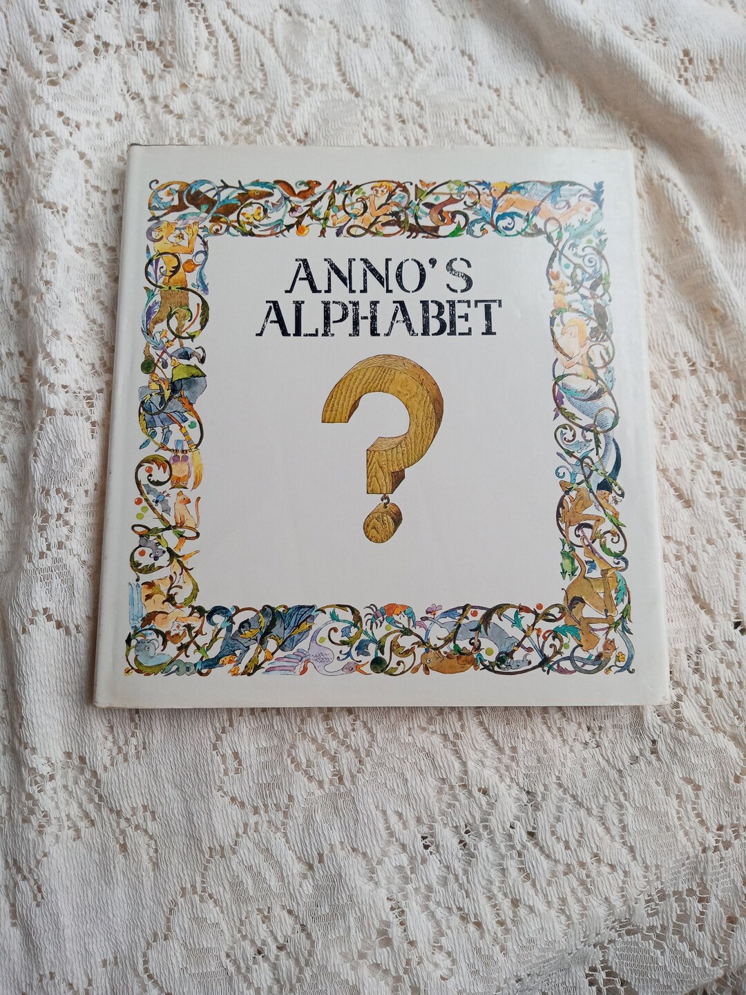 1975 Anno's Alphabet - Etsy