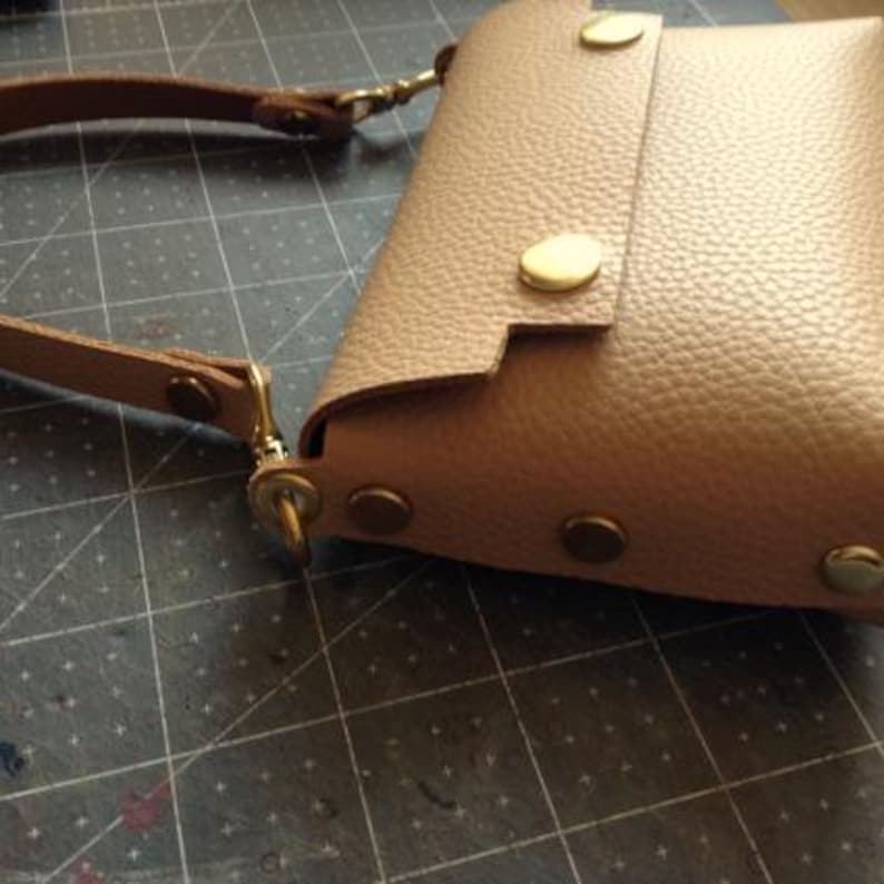 Faux Leather Wristlet Pattern: Small Bag SVG for Cricut (digital ...