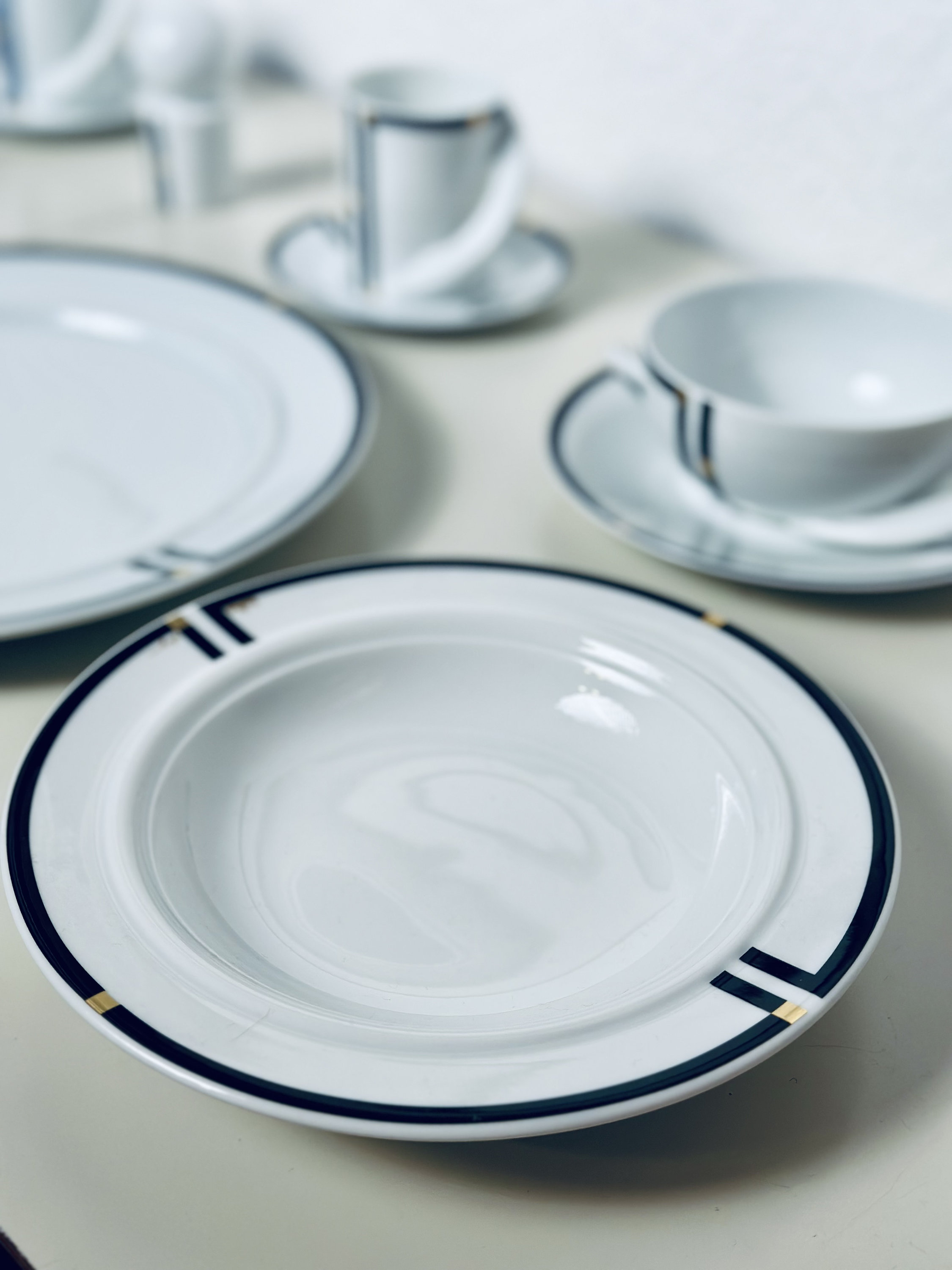 POST MODERN // 80s Vintage 13 Piece Set Cupola Nera Plates by Rosenthal ...