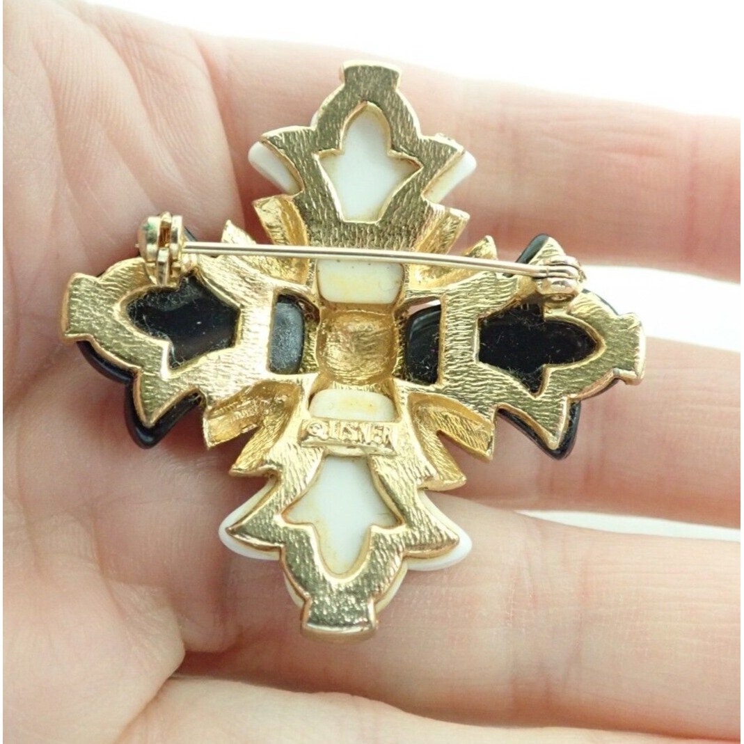 Vintage LISNER Signed Black & White Plastic Maltese Cross Brooch Pin - Etsy