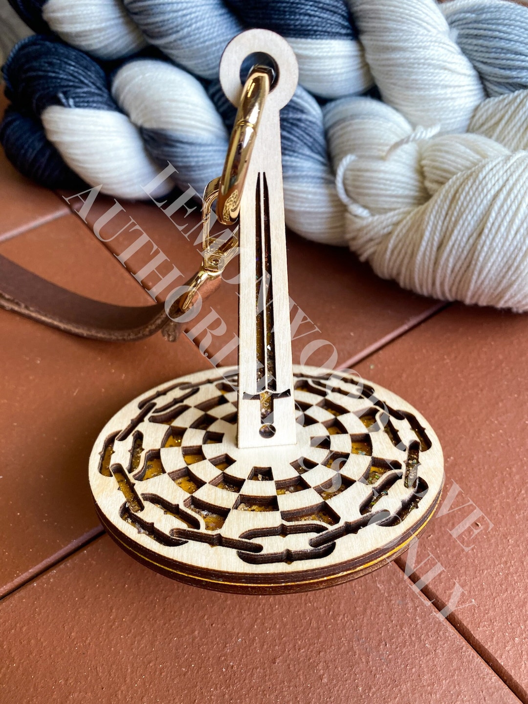 Chainstitch Lemonwood Mini - Minder (PAT. PEND.): Portable Wrist Yarn ...