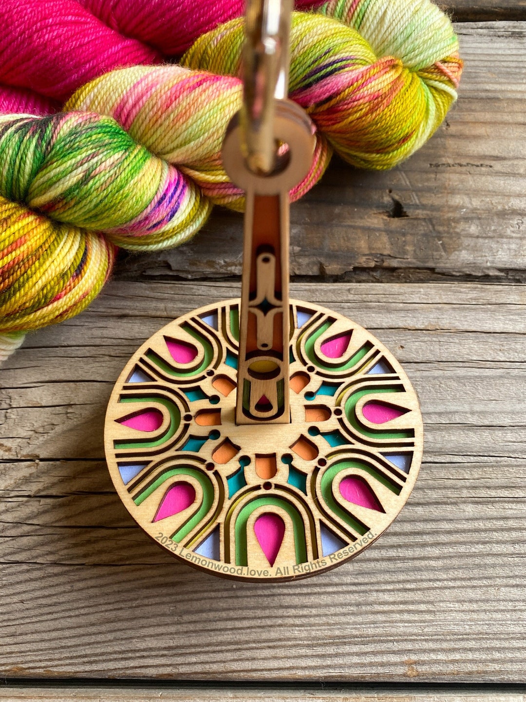 Pallas Lemonwood Mini Minder (pat. Pend.): Portable Wrist Yarn Holder ...