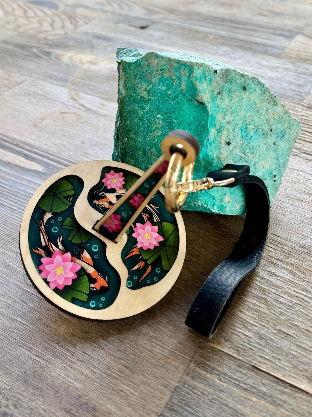 Flow Lemonwood Mini Minder (PAT. PEND.): Portable Wrist Yarn Holder - Etsy