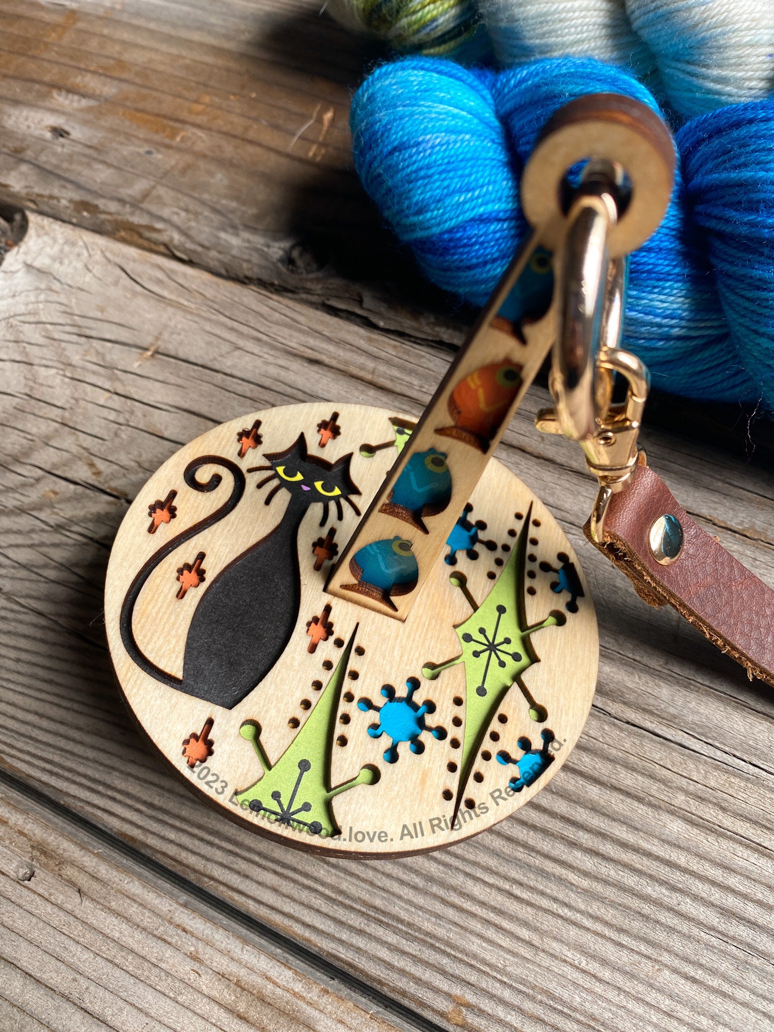 Kitty Kitty Lemonwood Mini Minder (PAT. PEND.): Portable Wrist Yarn ...