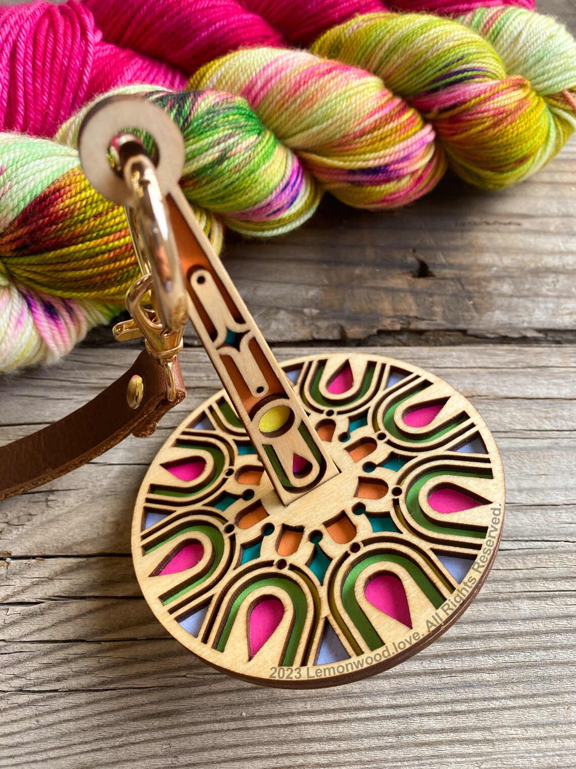 Pallas Lemonwood Mini Minder (pat. Pend.): Portable Wrist Yarn Holder ...