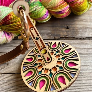 Pallas Lemonwood Mini Minder (pat. Pend.): Portable Wrist Yarn Holder ...