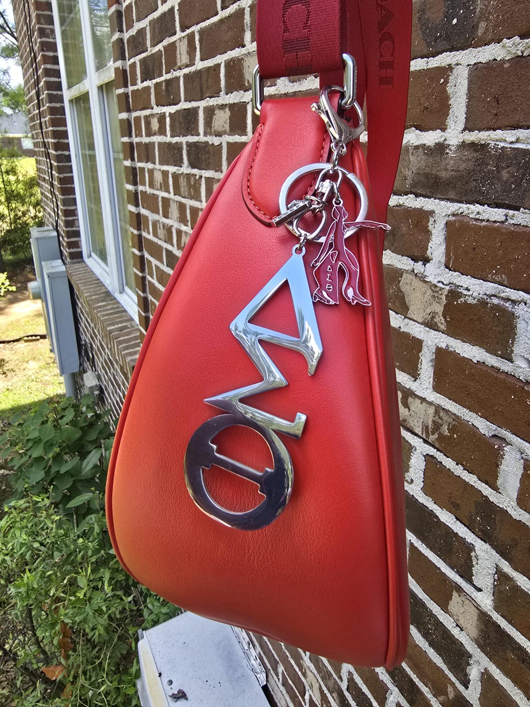 Large Delta Sigma Theta Handbag Charm/key Ring - Gold Delta Sigma Theta ...