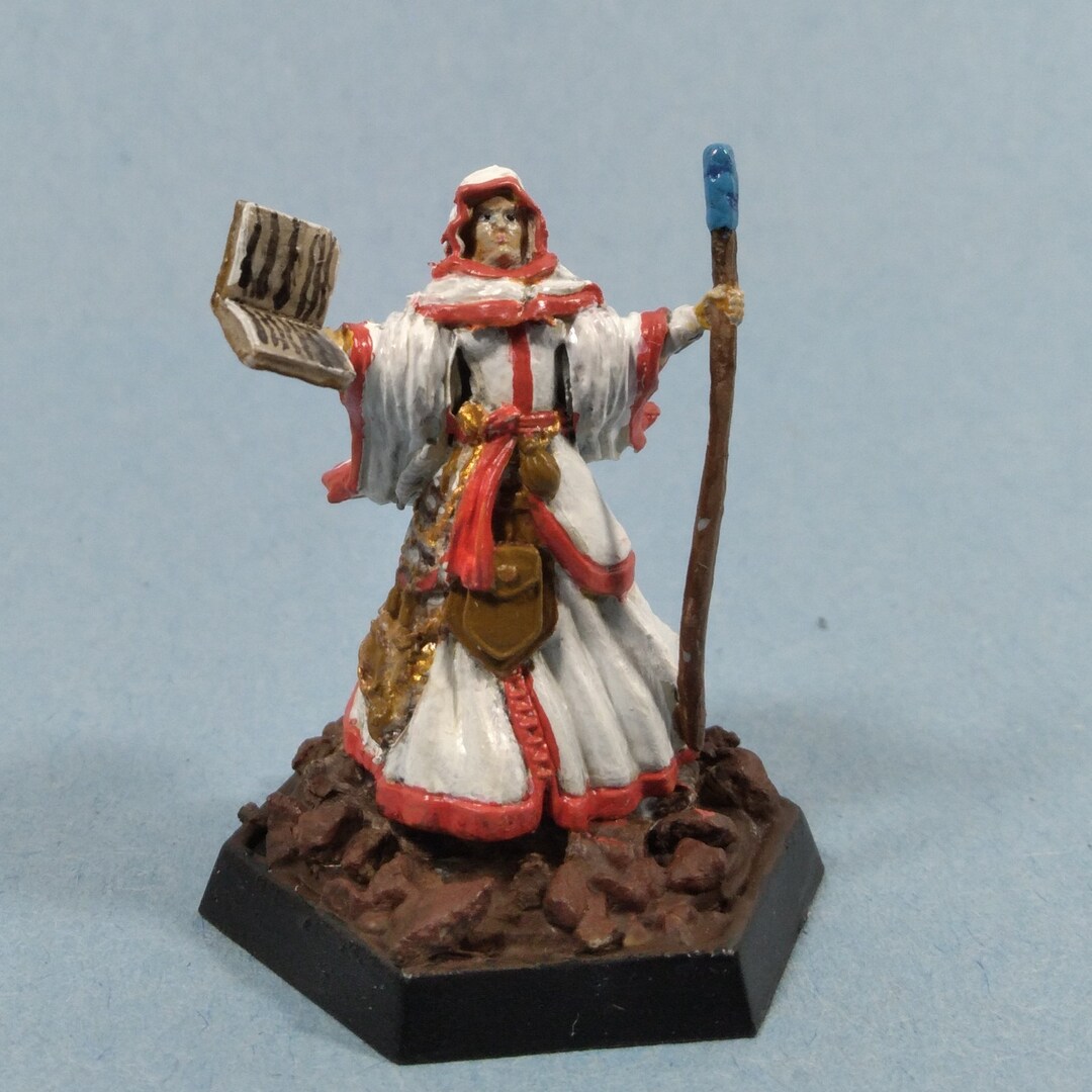 Hand Painted Female Wizard Miniature, Nolzur Wizkids 28mm Plastic Model ...